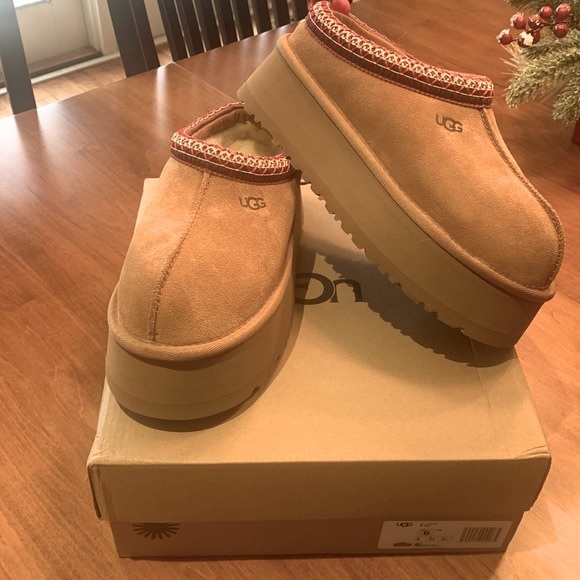 UGG | Shoes | New In Box Ugg Platform Tazz | Poshmark